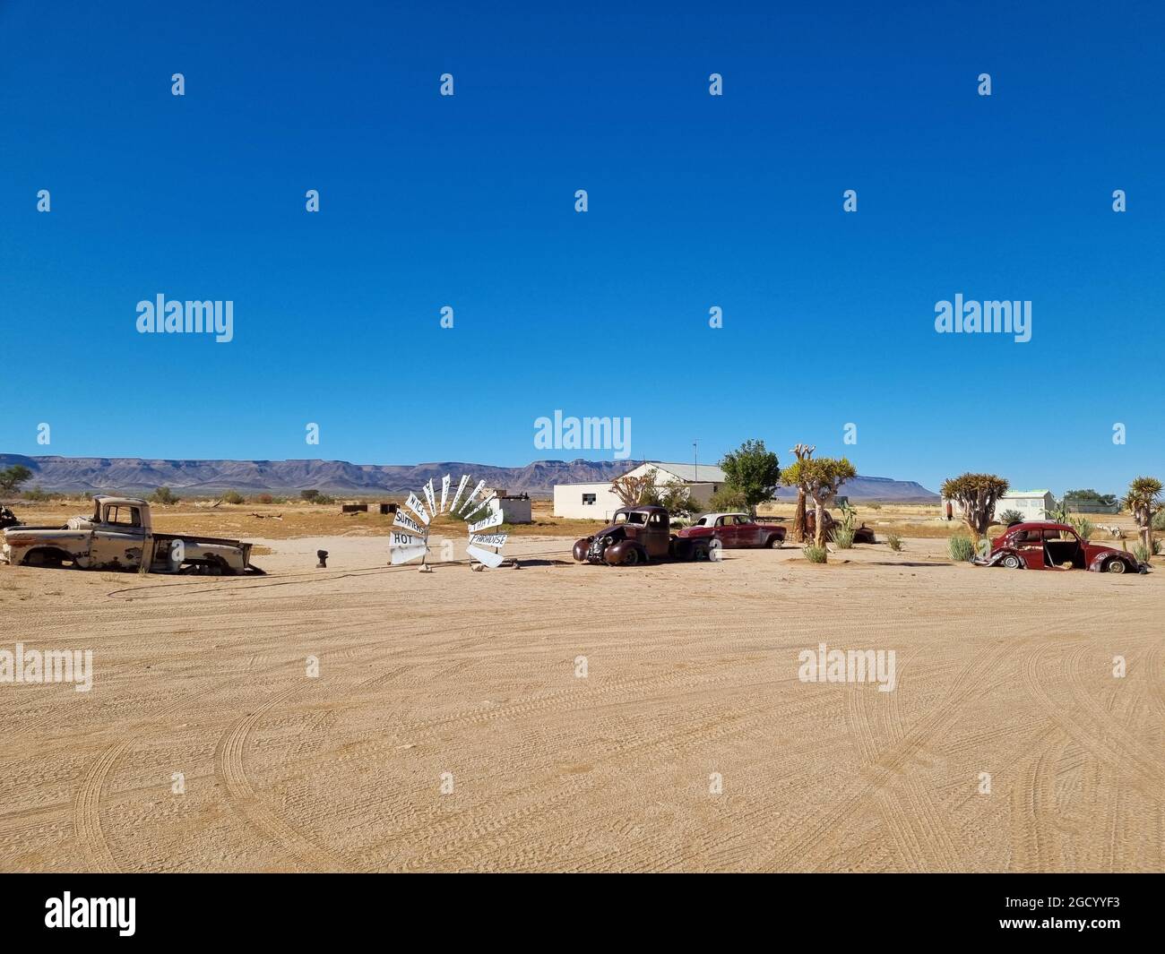 Autos in namibia hi-res stock photography and images - Alamy