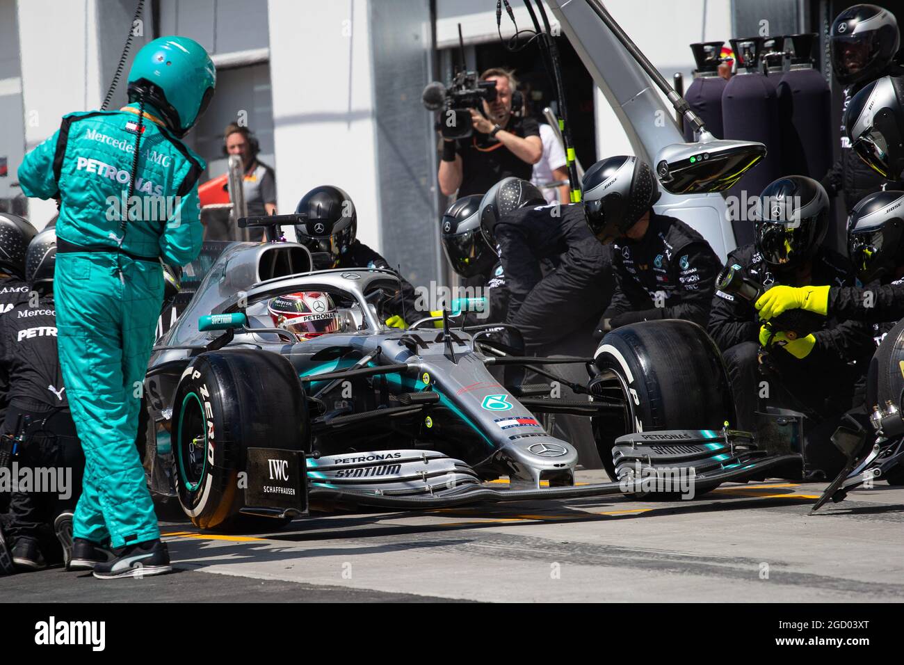 Mercedes amg f1 makes a pit stop hi-res stock photography and images ...