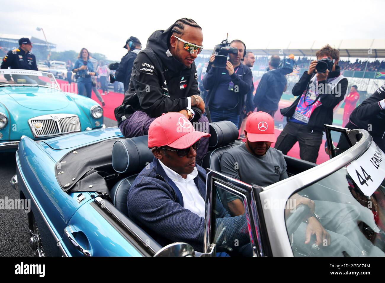 Lewis Hamilton (GBR) Mercedes AMG F1 with father Anthony Hamilton (GBR ...