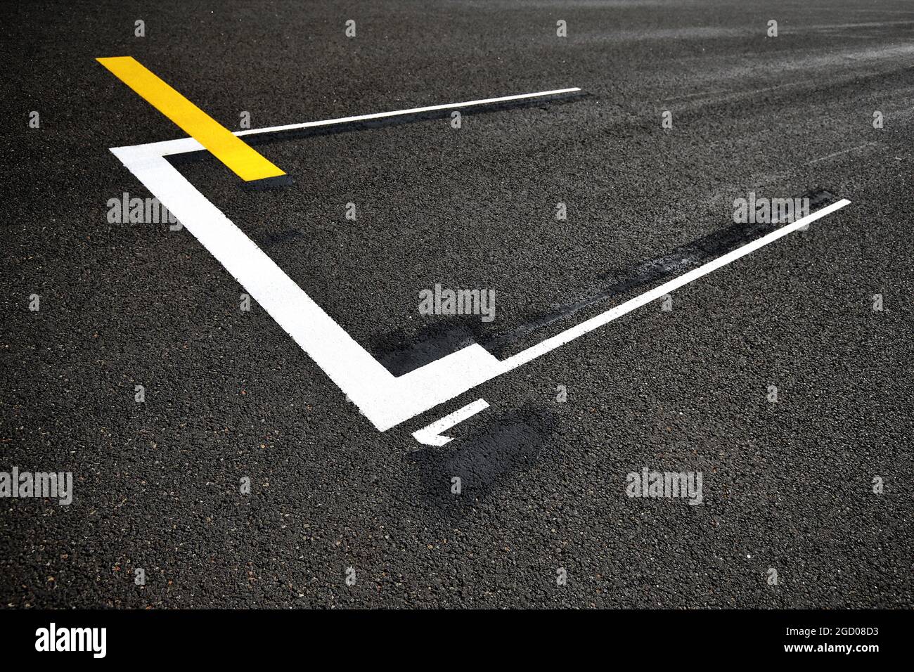 Pole position grid hi-res stock photography and images - Alamy