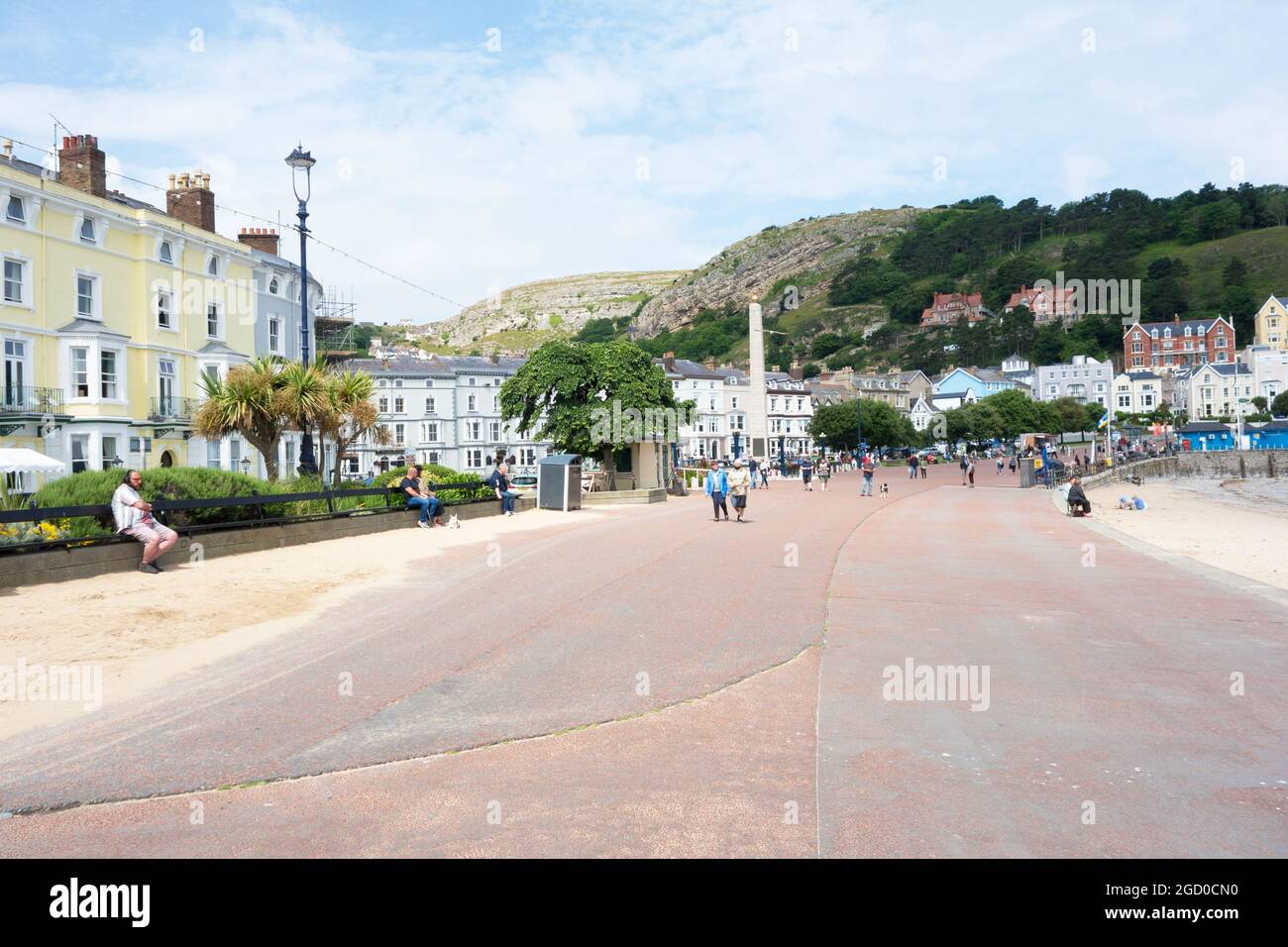 Llandudno promenade hi-res stock photography and images - Alamy