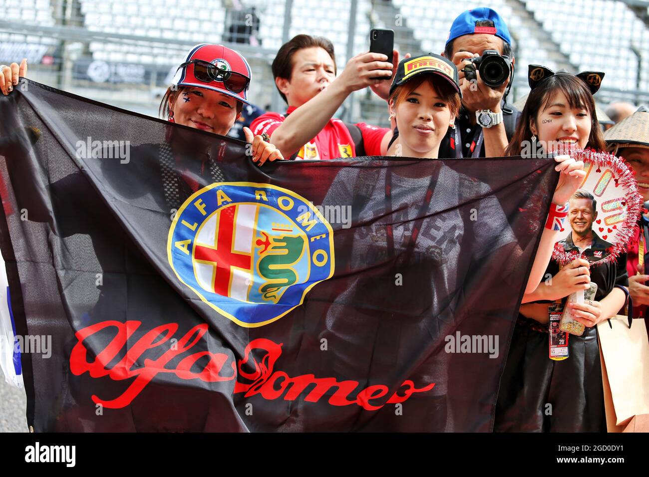 Circuit atmosphere - Alfa Romeo Racing fans. Japanese Grand Prix ...