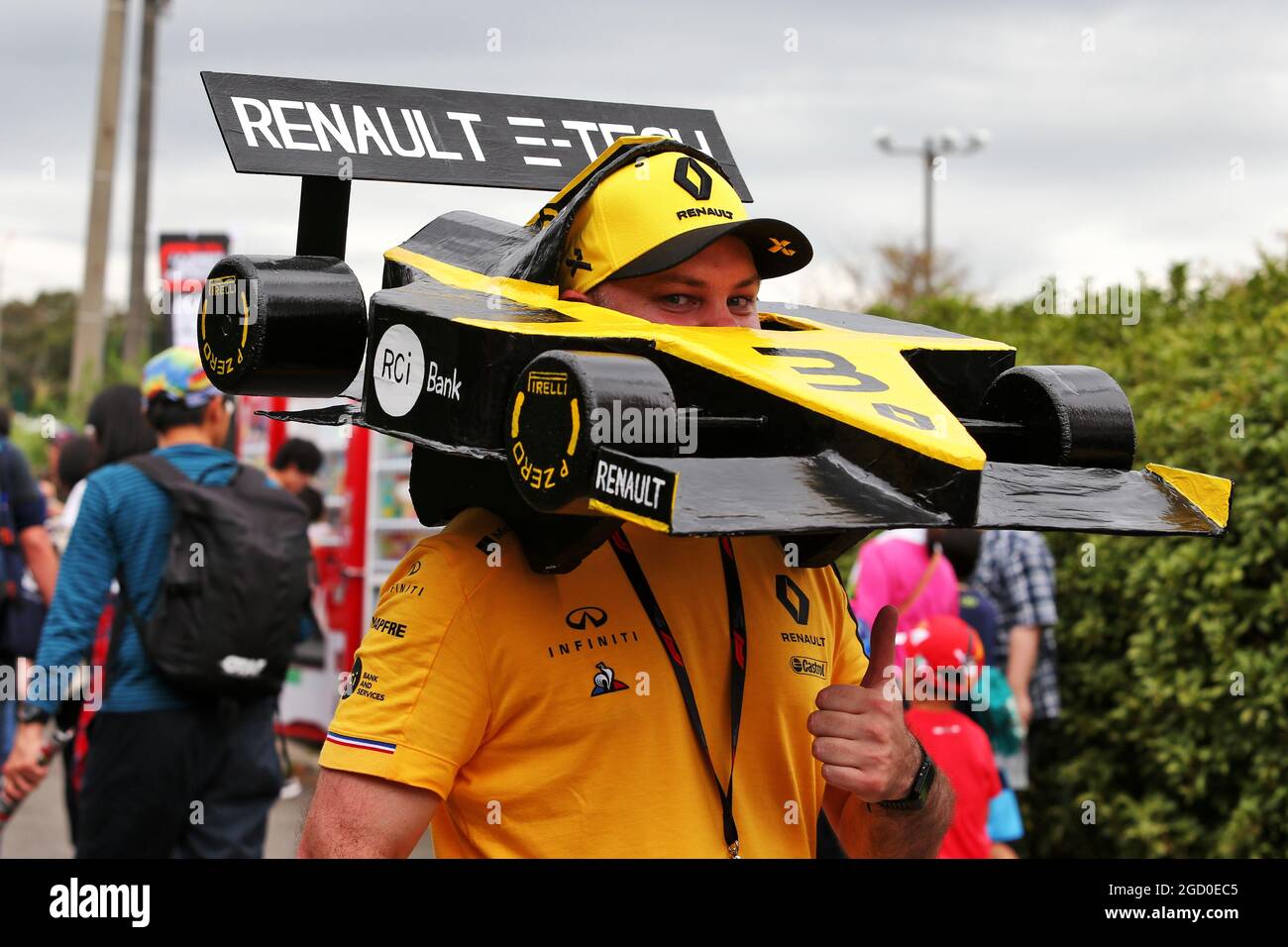 Circuit atmosphere - Renault F1 Team fan. Japanese Grand Prix, Friday ...