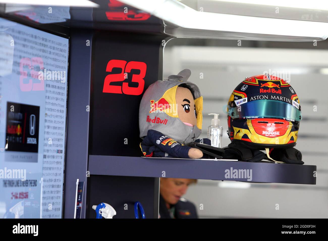 The helmet of alexander albon hi-res stock photography and images - Alamy