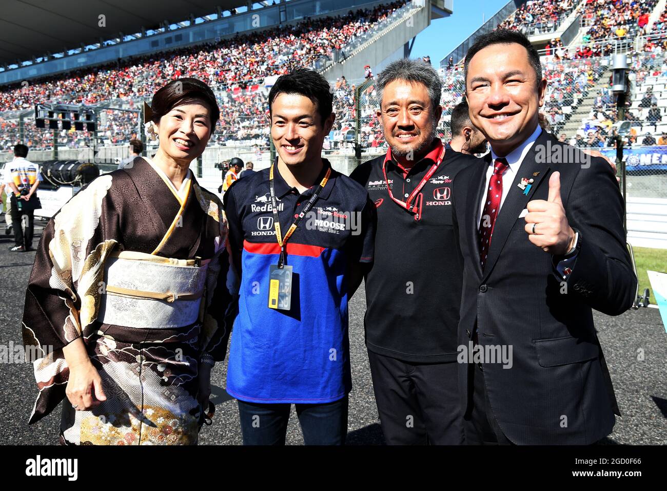 Naoki Yamamoto (JPN) Scuderia Toro Rosso and Toyoharu Tanabe (JPN ...