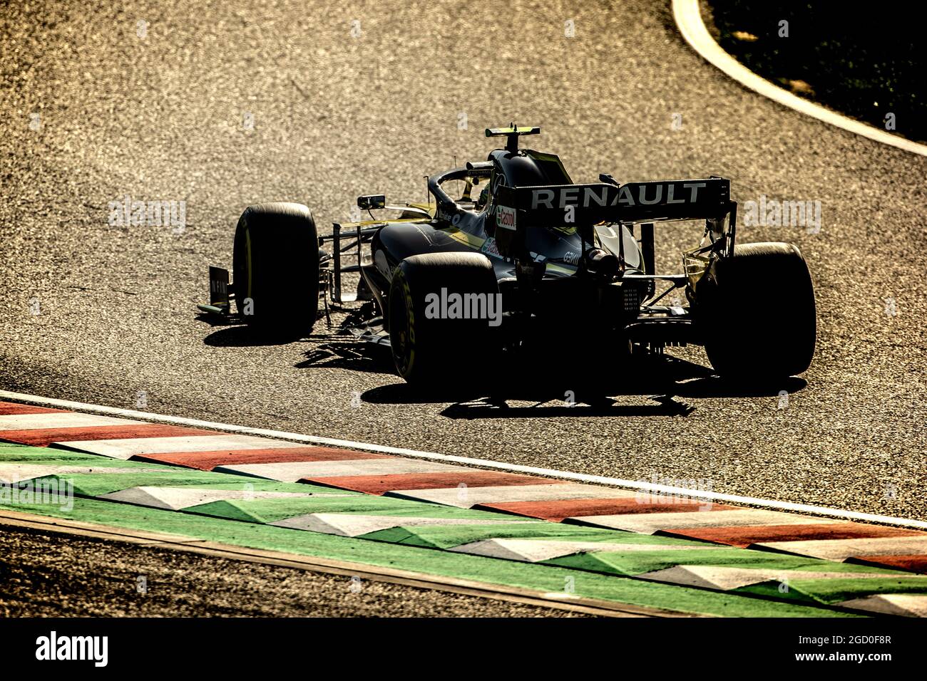 Nico Hulkenberg (GER) Renault F1 Team RS19. Japanese Grand Prix, Sunday ...