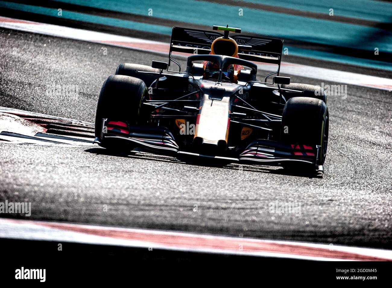 Alexander Albon (THA) Red Bull Racing RB15. Abu Dhabi Grand Prix ...