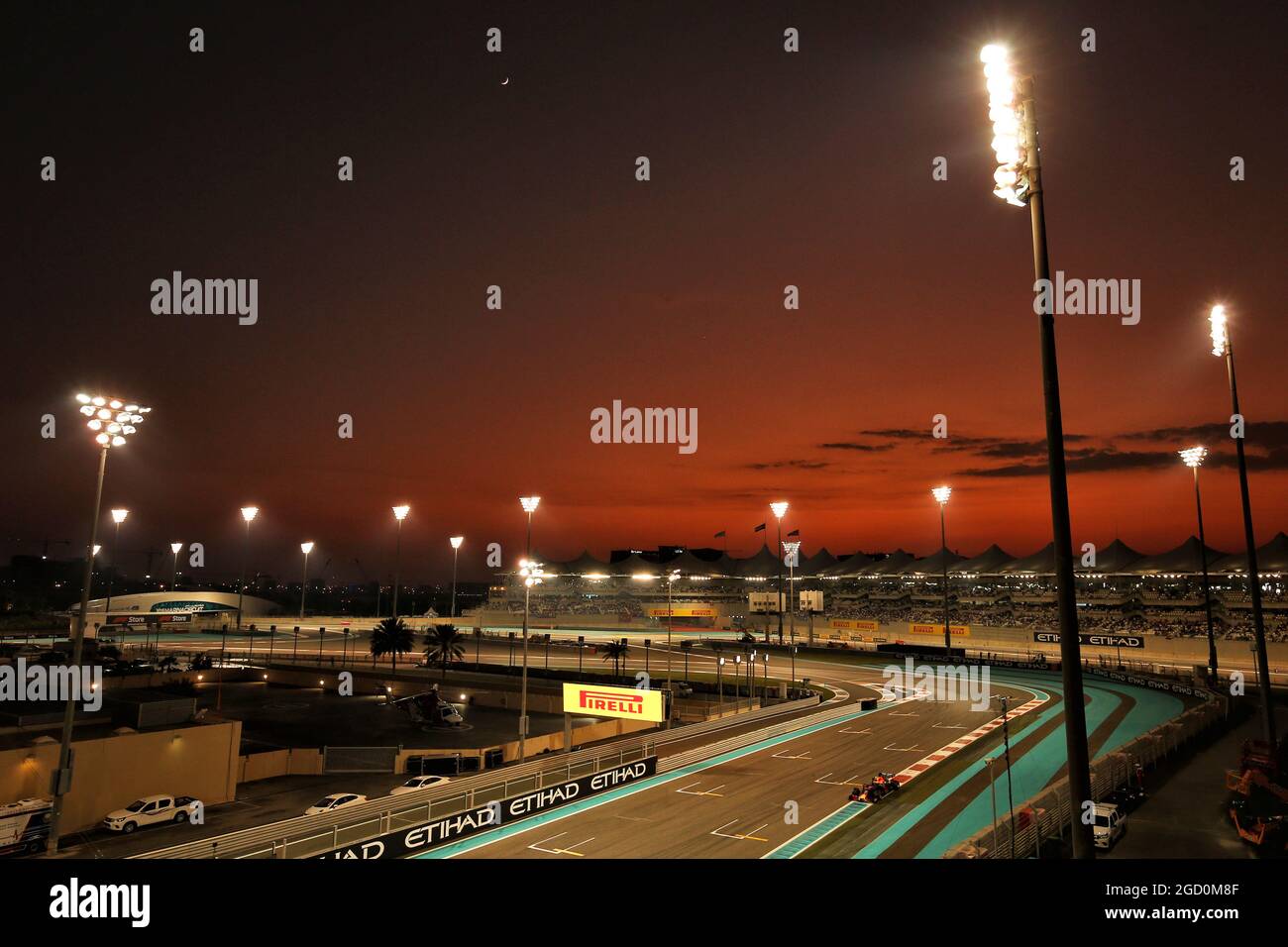 Alexander Albon (THA) Red Bull Racing RB15. Abu Dhabi Grand Prix ...