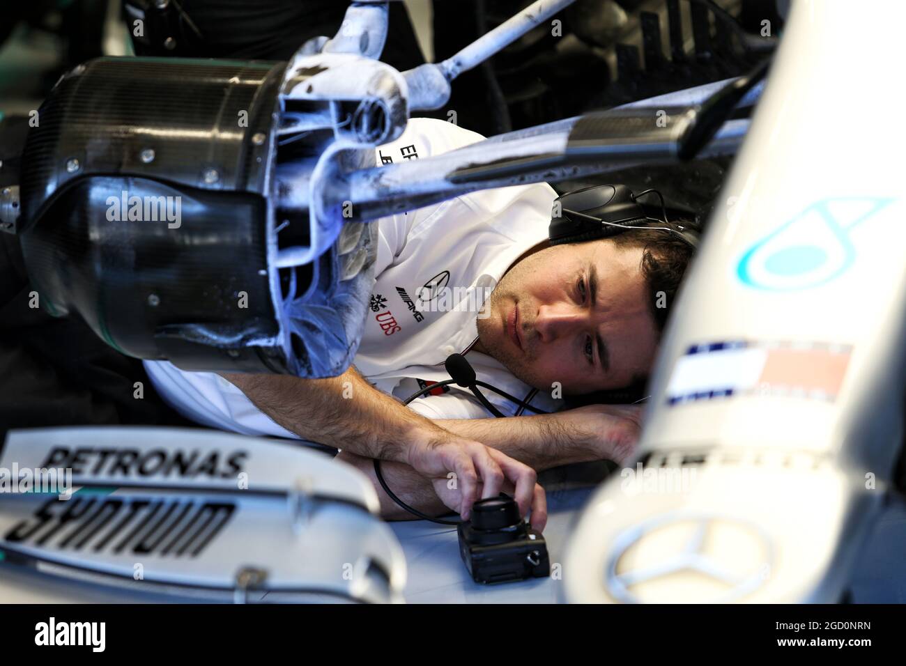 Mercedes AMG F1 engineer photographs the flow-vis paint on the front ...