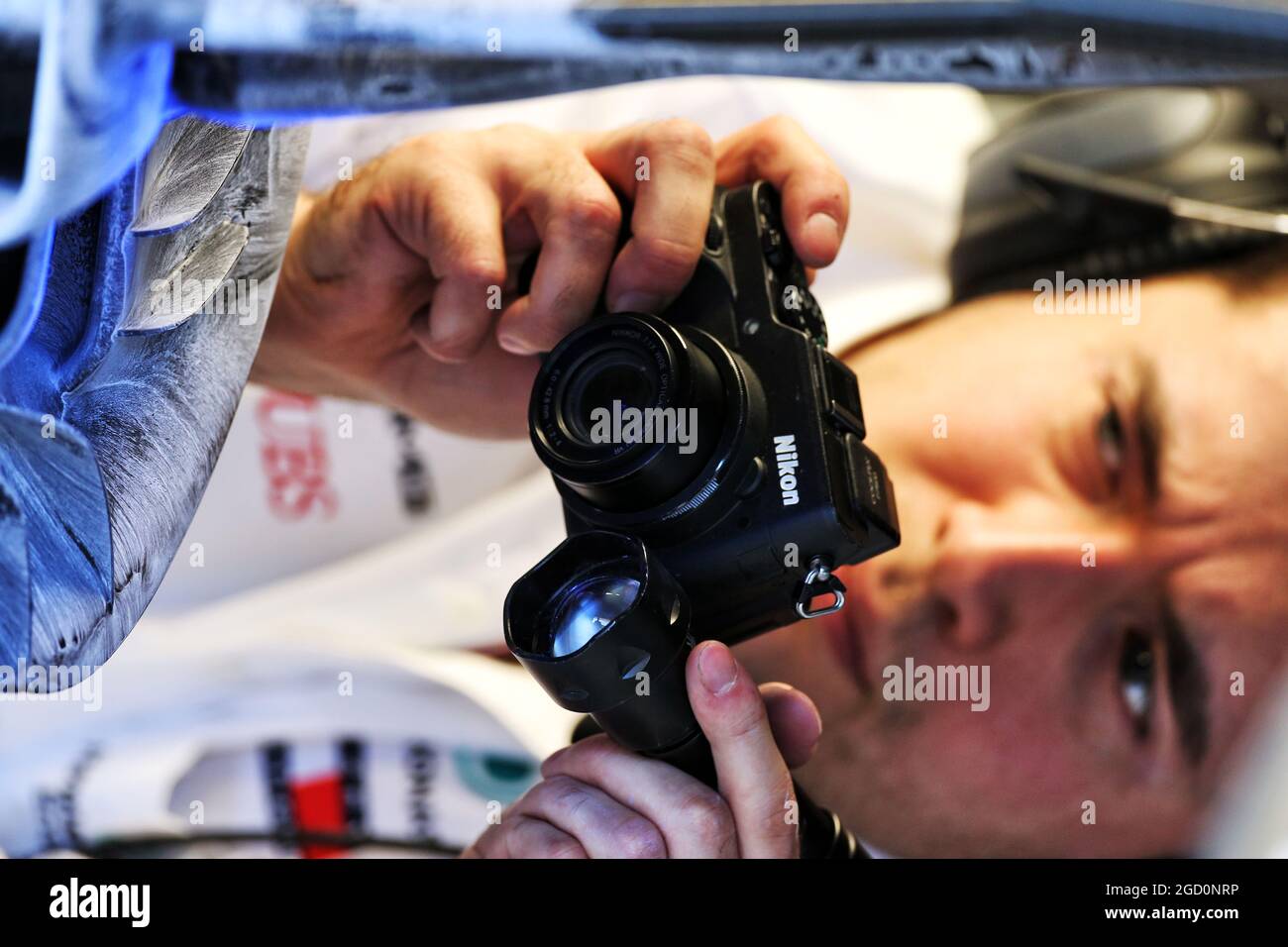 Mercedes AMG F1 engineer photographs the flow-vis paint on the front ...