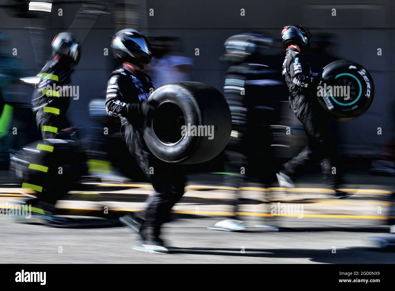 Formula one f1 pit stop hi-res stock photography and images - Alamy