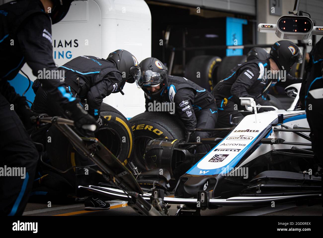 Williams Racing practices a pit stop. Austrian Grand Prix, Thursday 2nd ...