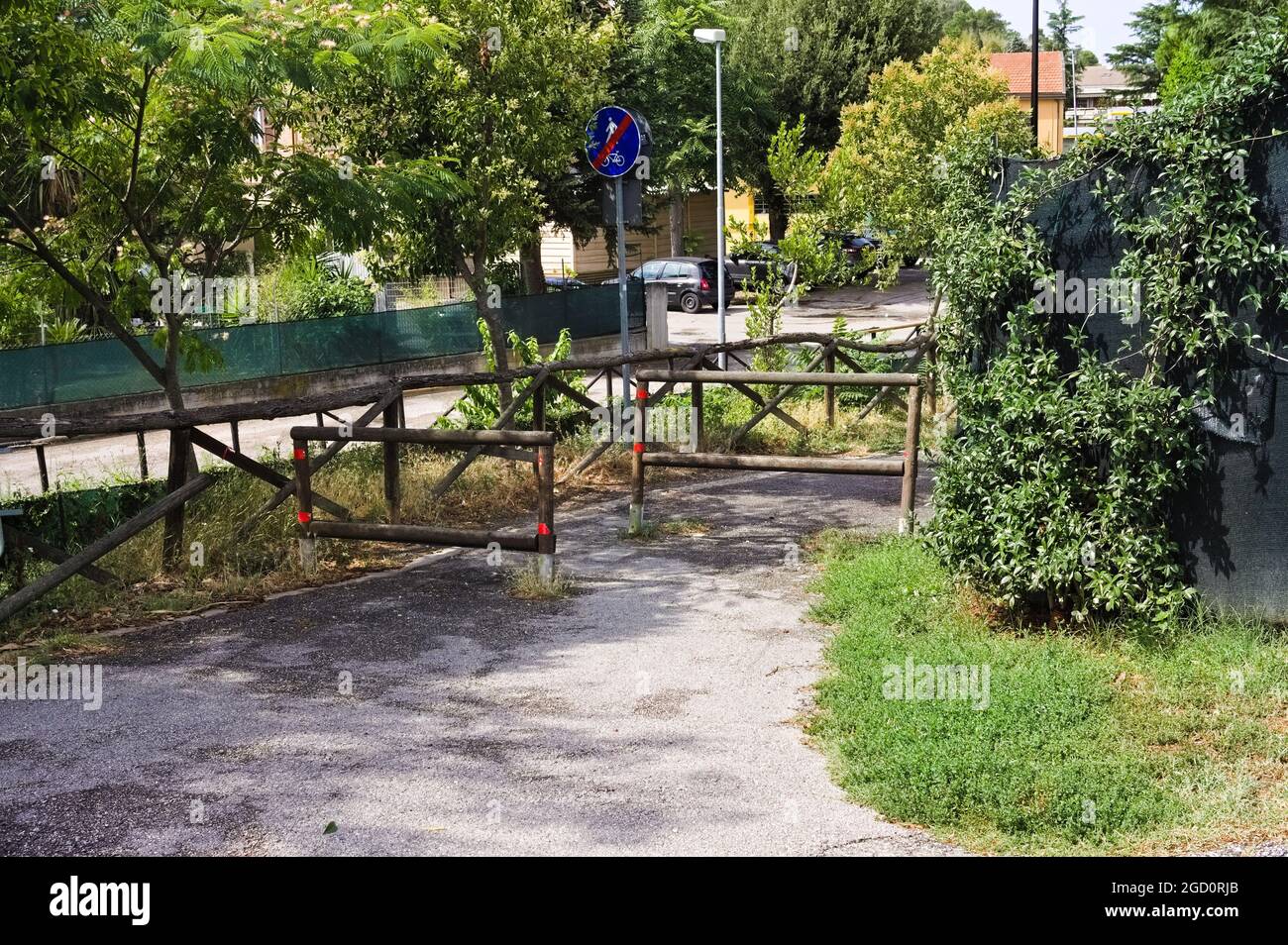 Pedestrian walkway barriers hi-res stock photography and images - Alamy