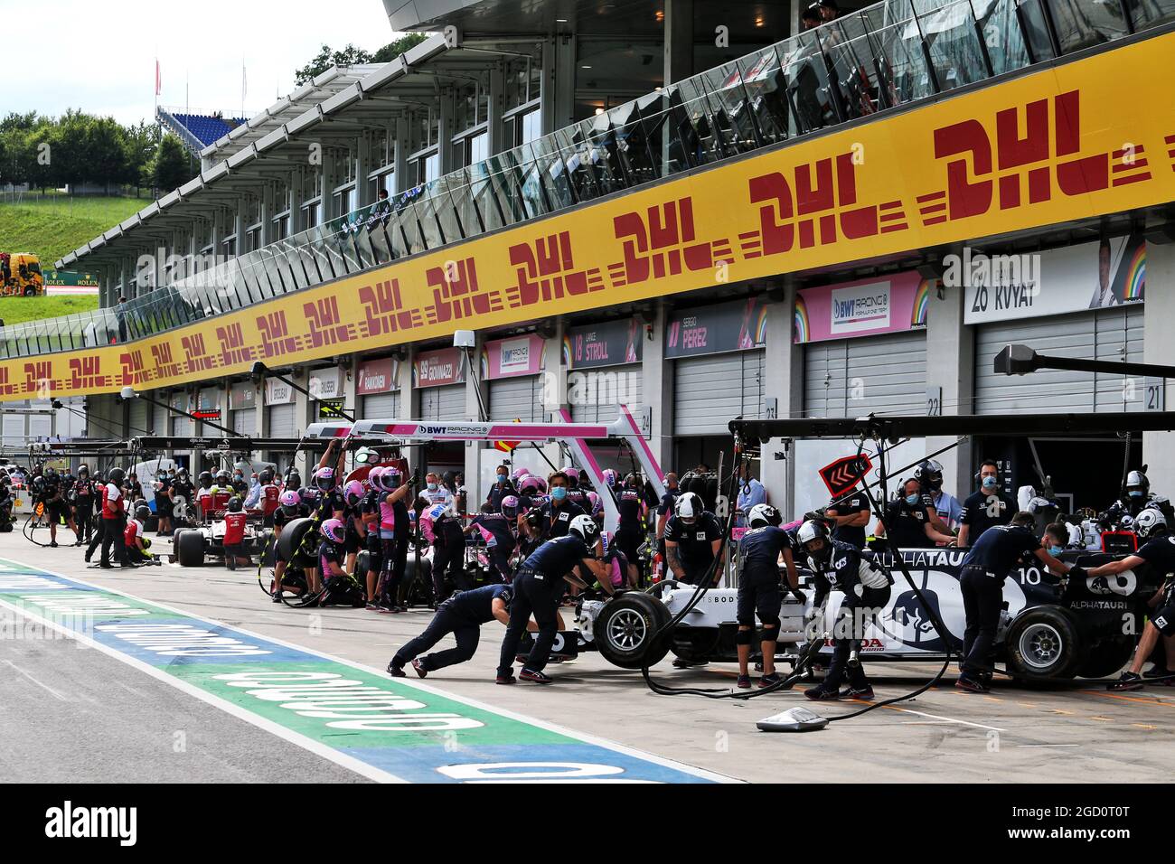 Alphatauri at01 in pits hi-res stock photography and images - Alamy