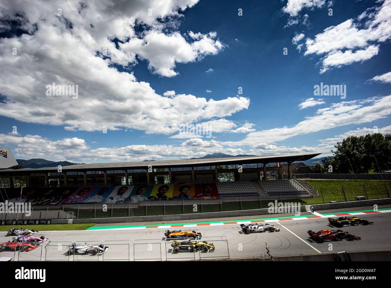 Renault f1 team rs20 at start of race hi-res stock photography and ...