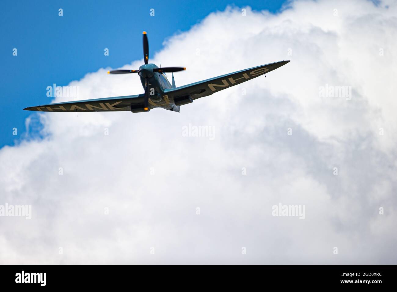 Grid atmosphere spitfire flyover hi-res stock photography and images ...