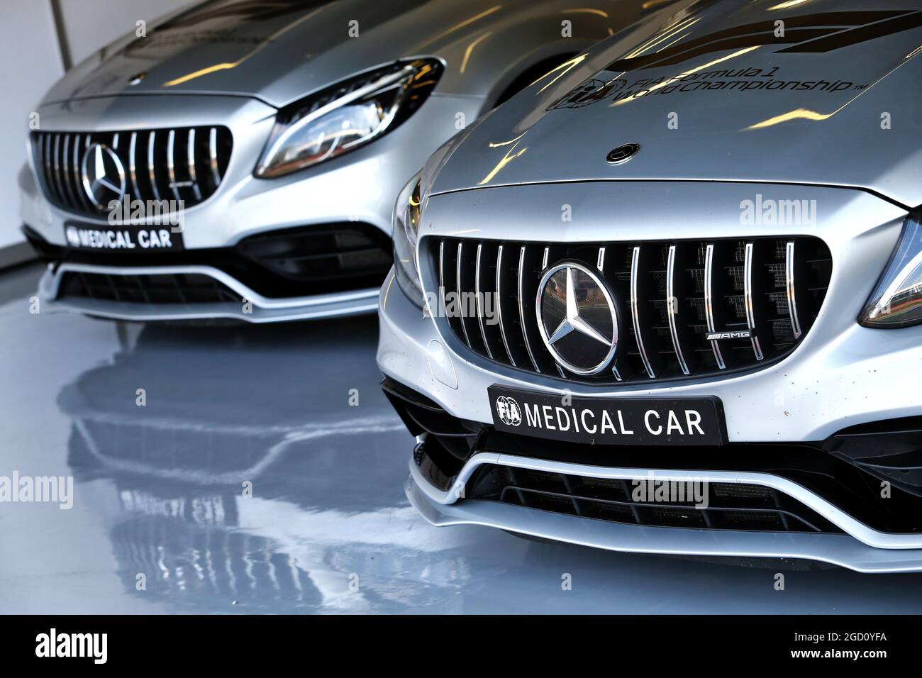 Medical cars hi-res stock photography and images - Alamy