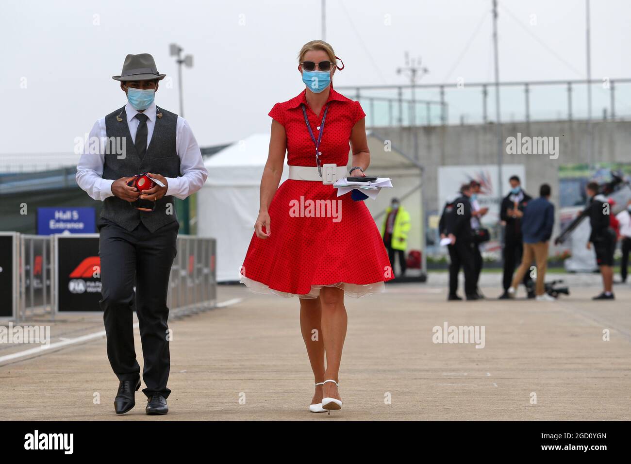 Karun Chandhok (IND) Sky Sports F1 Pitlane Reporter and Rachel Brookes ...