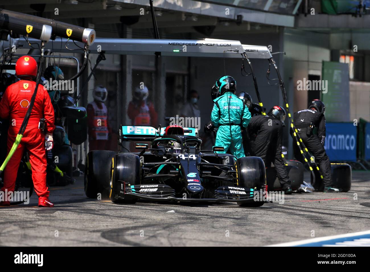 Lewis Hamilton (GBR) Mercedes AMG F1 W11 makes a pit stop. Spanish ...