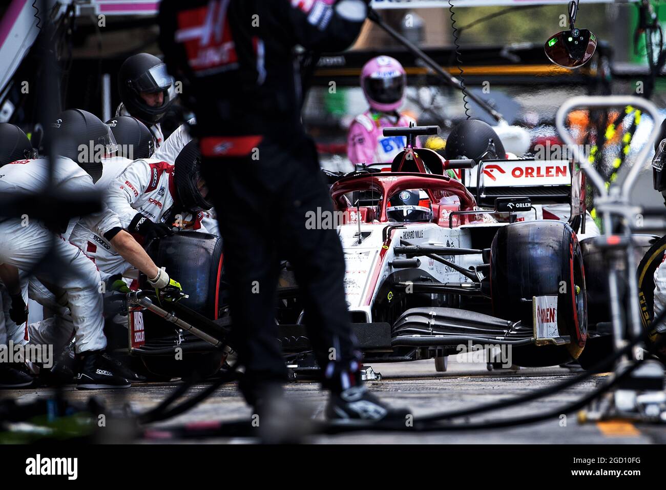 Kimi Raikkonen (FIN) Alfa Romeo Racing C39 makes a pit stop. Spanish ...