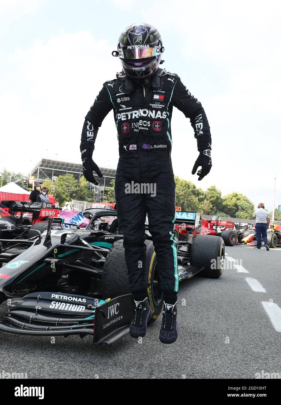 Race winner Lewis Hamilton (GBR) Mercedes AMG F1 W11 celebrates in parc ...