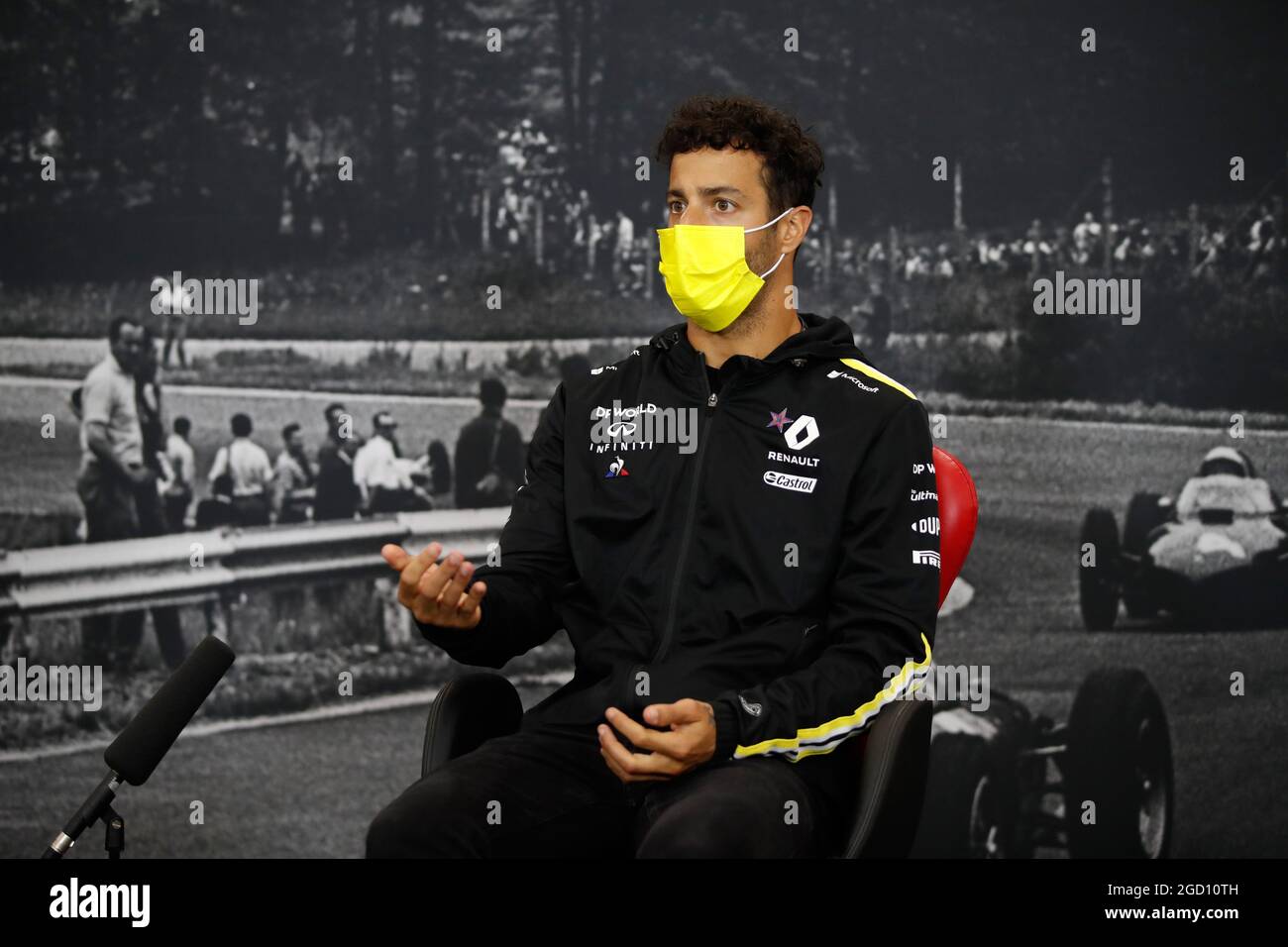 Daniel Ricciardo (AUS) Renault F1 Team in the FIA Press Conference ...