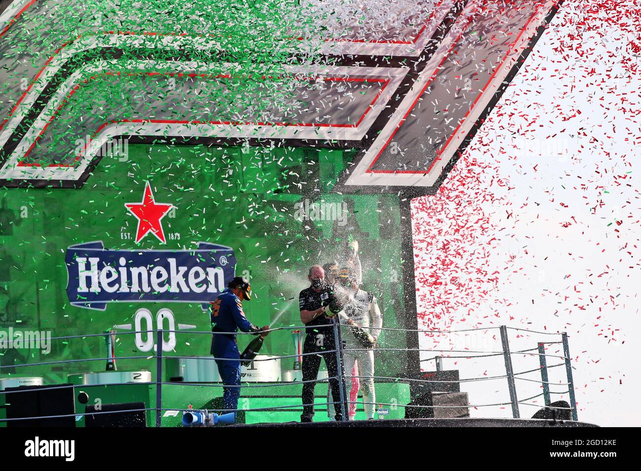 The podium: Graham Watson (GBR) AlphaTauri Team Manager; Carlos Sainz ...