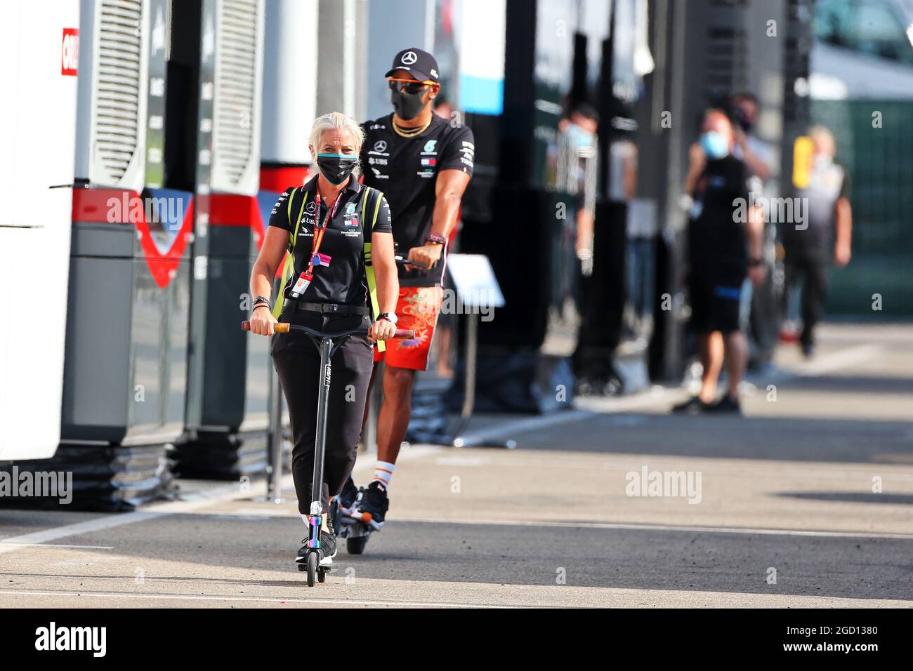 Angela Cullen (NZL) Mercedes AMG F1 Physiotherapist leads Lewis ...