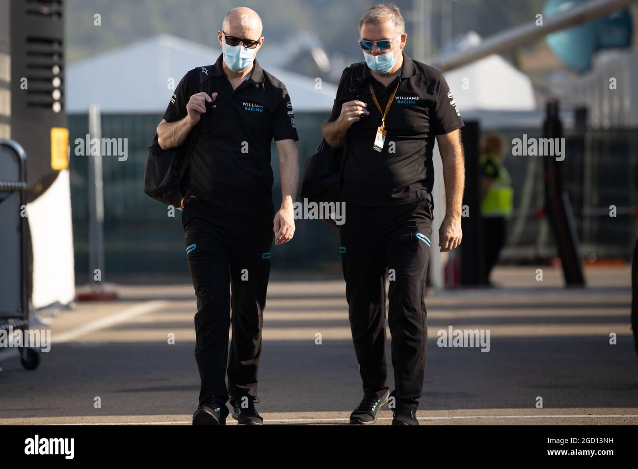 (L to R): Simon Roberts (GBR) Williams Racing F1 Acting Team Principal ...