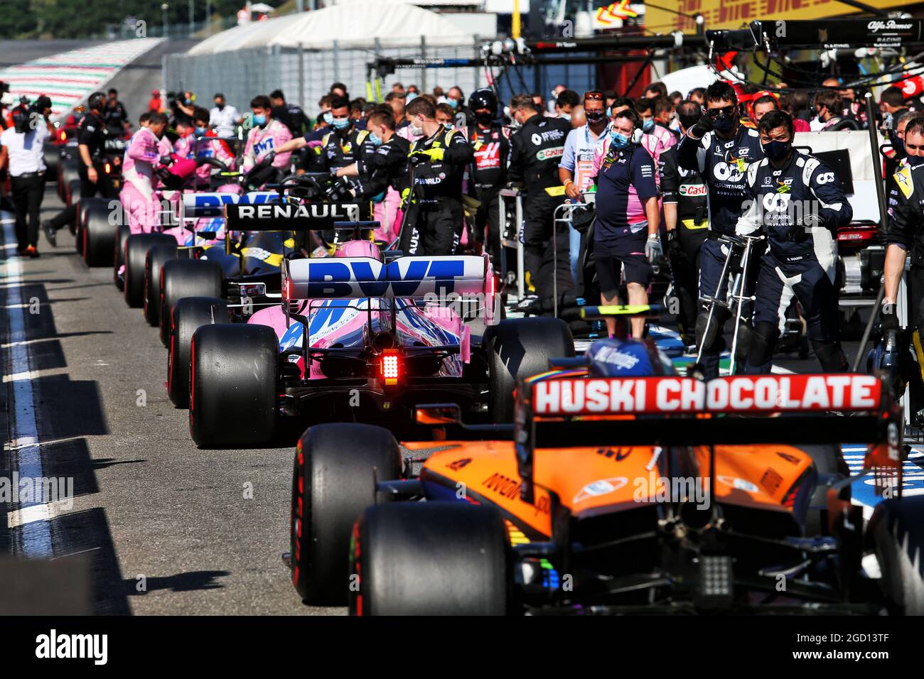 Racing point f1 team rp19 in pits hi-res stock photography and images ...