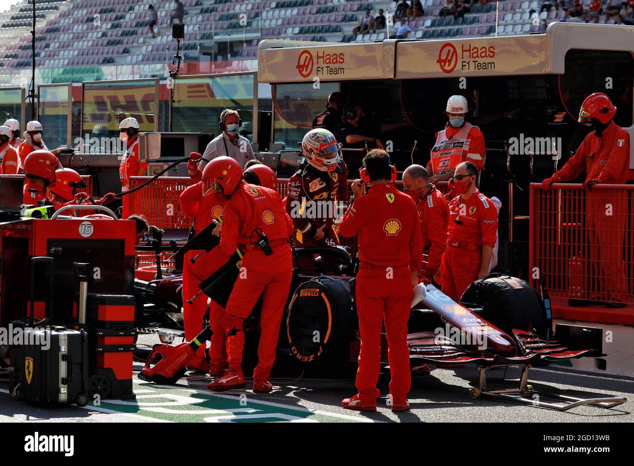 Ferrari sf1000 in pits hi-res stock photography and images - Alamy
