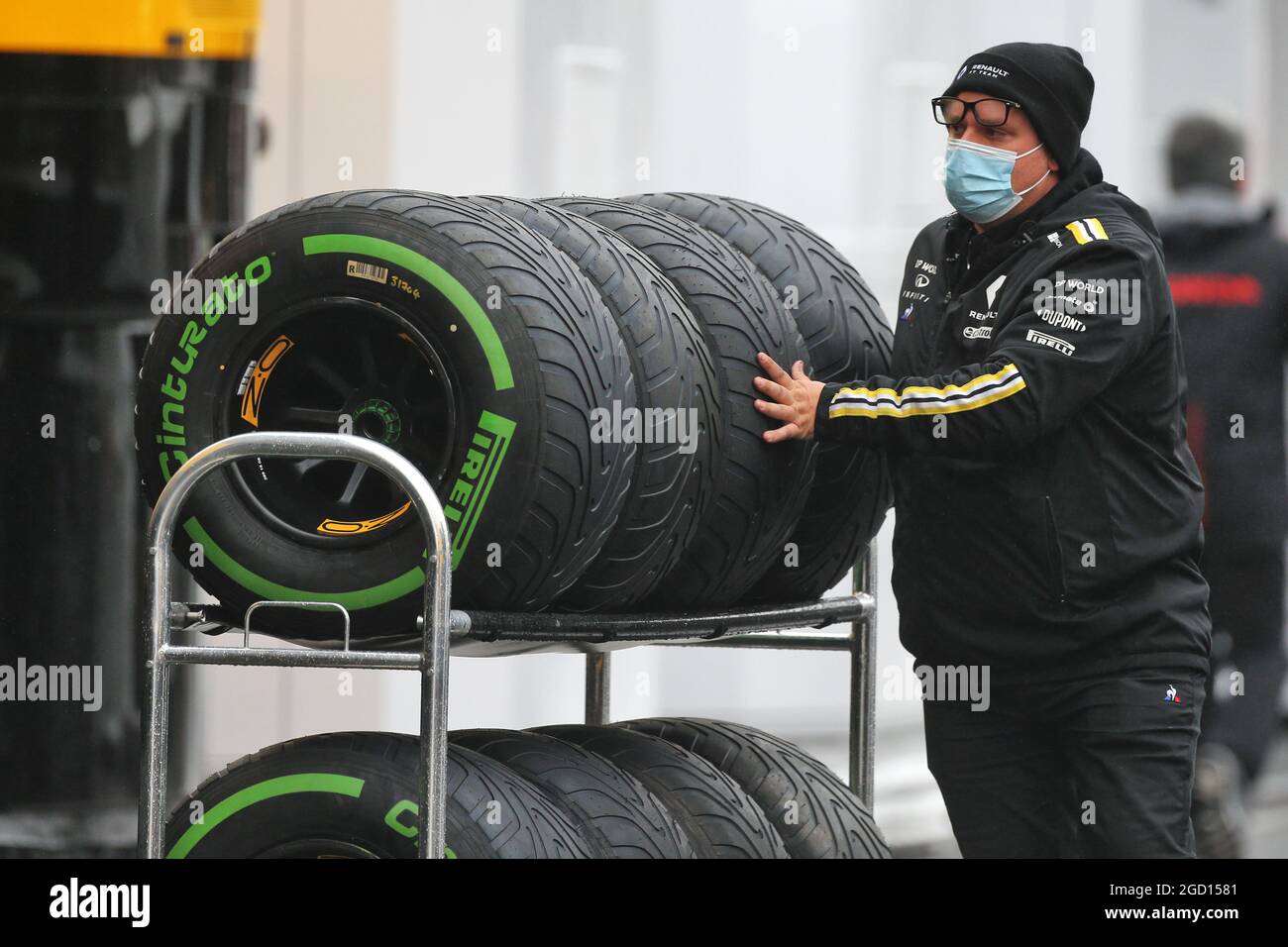 Mechanic renault f1 racing team hi-res stock photography and images - Alamy