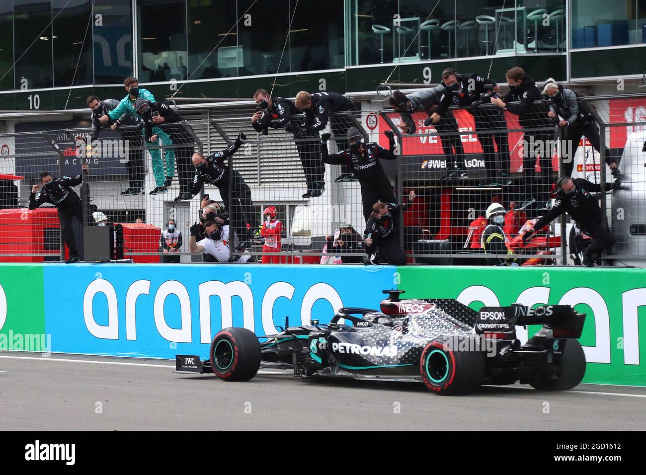 Mercedes amg f1 w11 celebrates at end of race hi-res stock photography ...