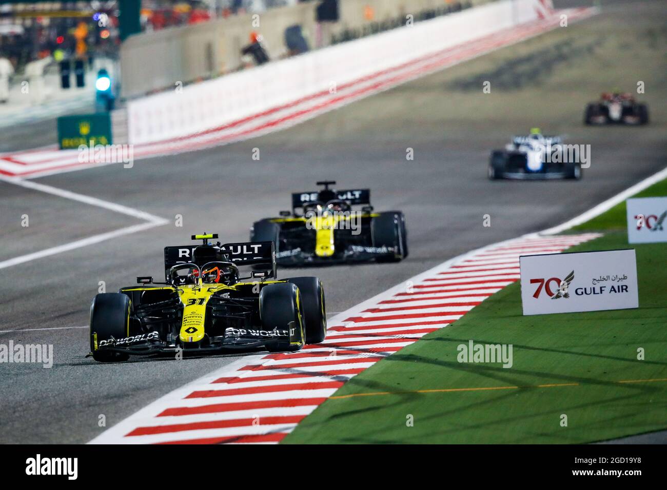 Esteban Ocon (FRA) Renault F1 Team RS20. Bahrain Grand Prix, Sunday ...