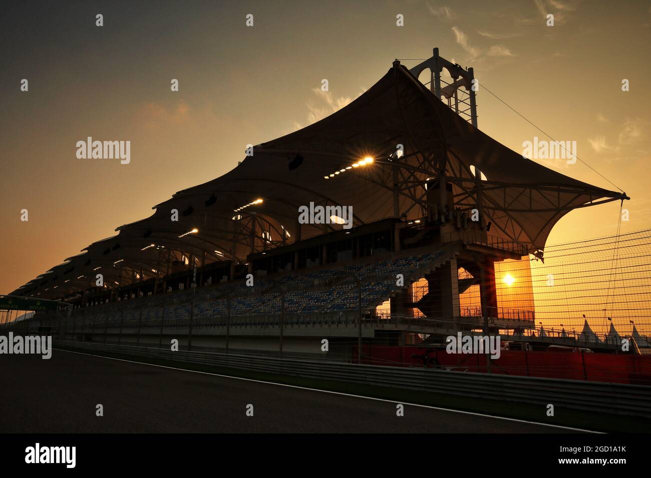 Circuit atmosphere - sunset over the track. Sakhir Grand Prix, Thursday ...