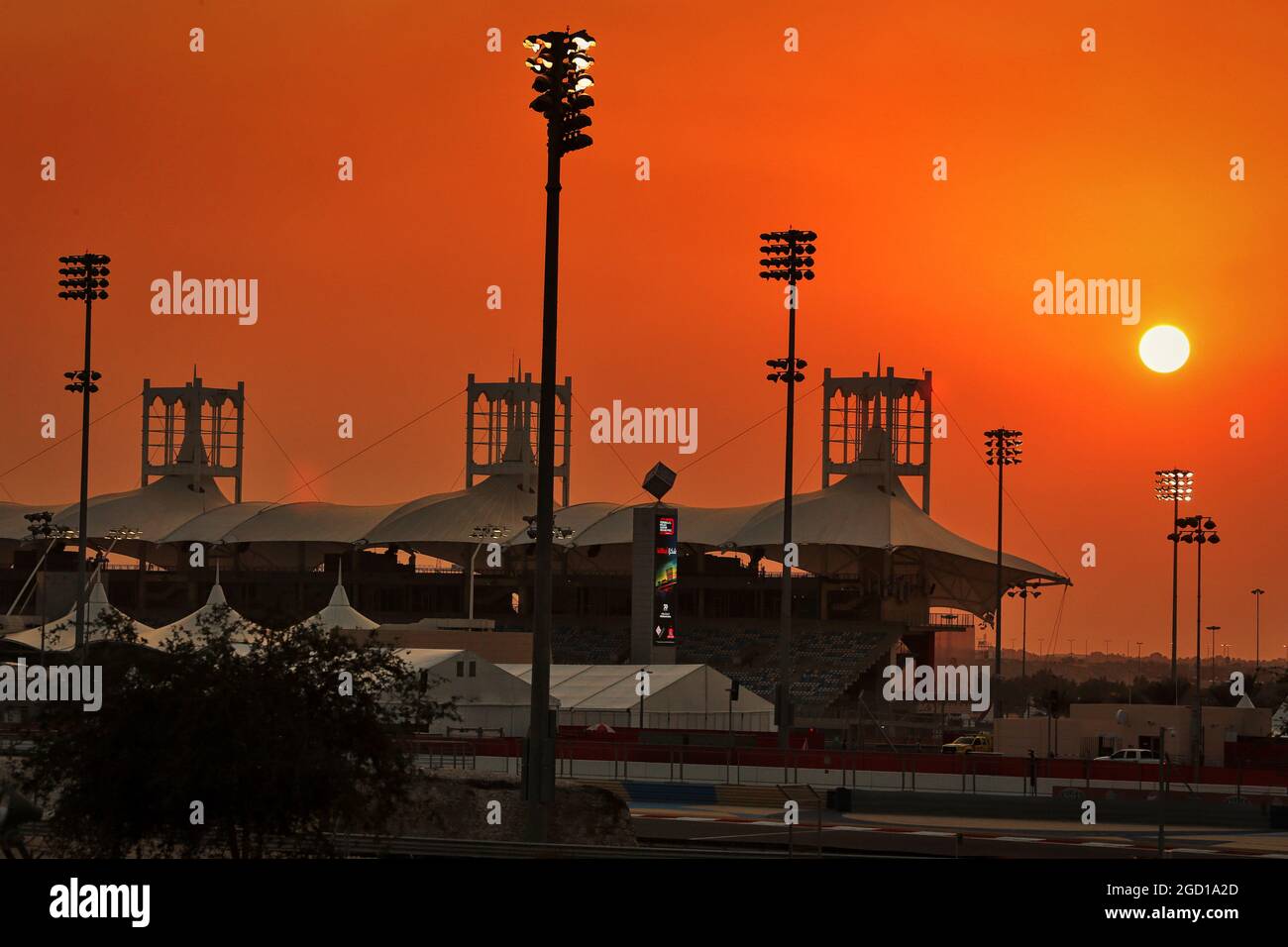 Bahrain grand prix track hi-res stock photography and images - Alamy