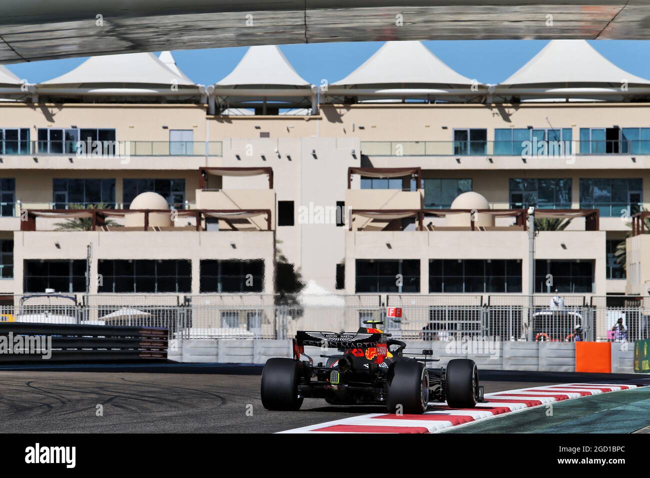 Alexander Albon (THA) Red Bull Racing RB16. Abu Dhabi Grand Prix ...