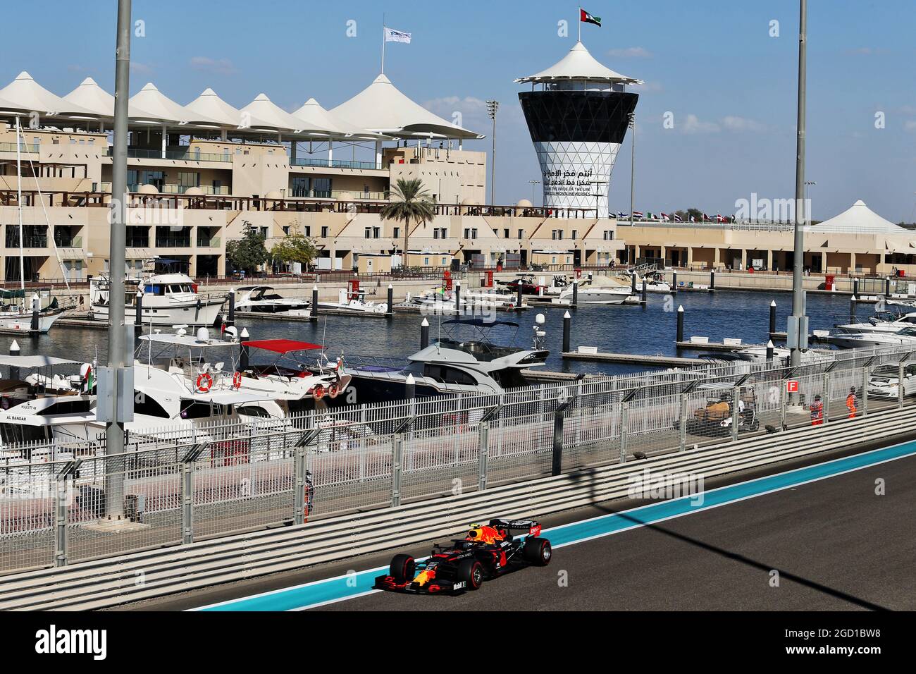 Alexander Albon (THA) Red Bull Racing RB16. Abu Dhabi Grand Prix ...