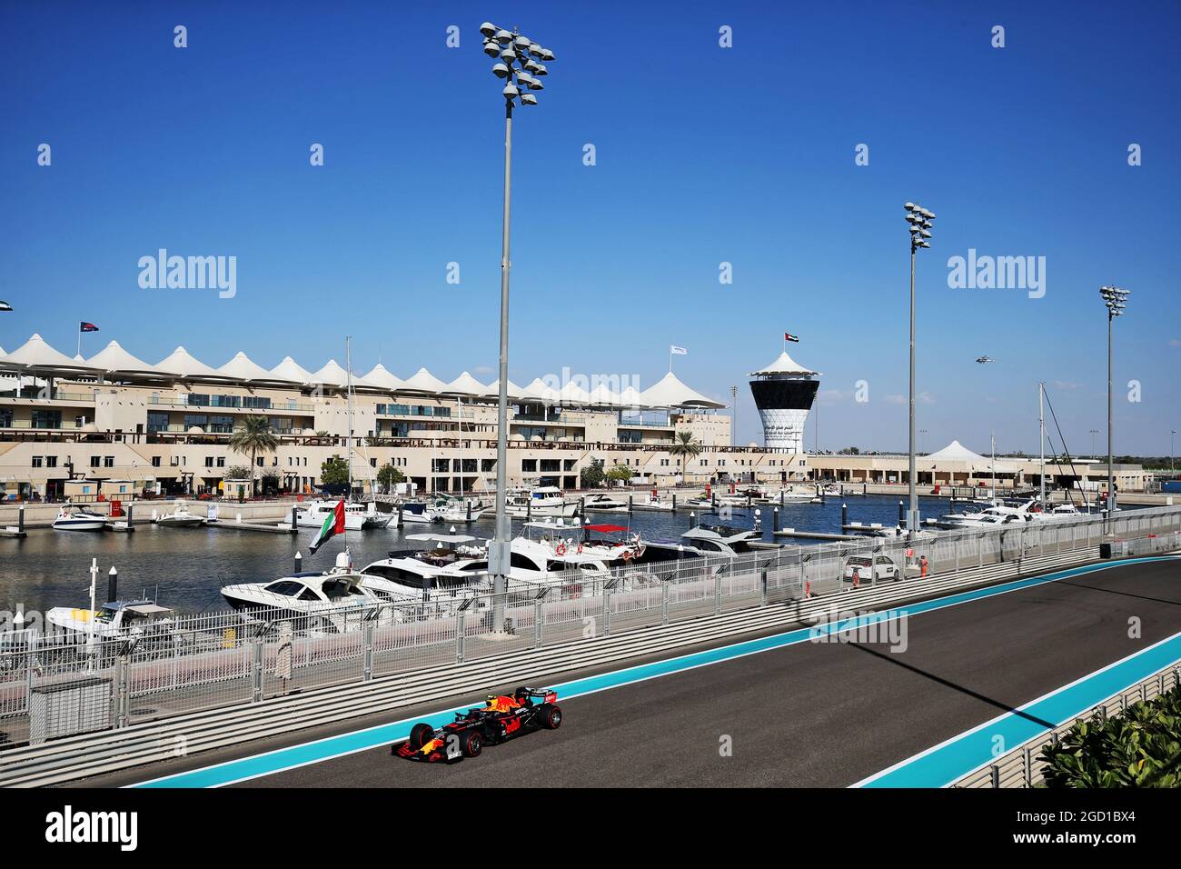 Alexander Albon (THA) Red Bull Racing RB16. Abu Dhabi Grand Prix ...