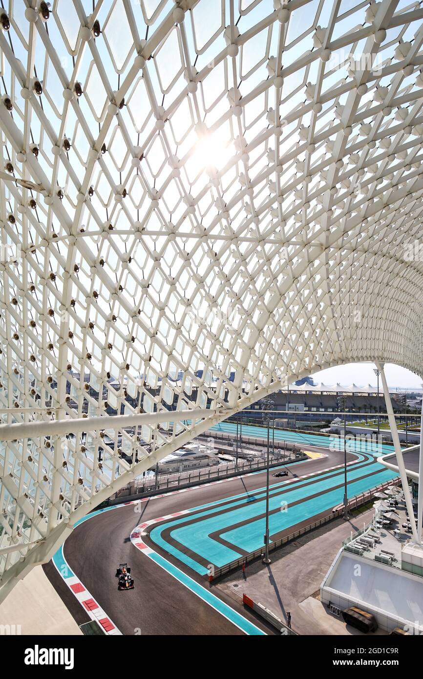 Alexander Albon (THA) Red Bull Racing RB16. Abu Dhabi Grand Prix ...