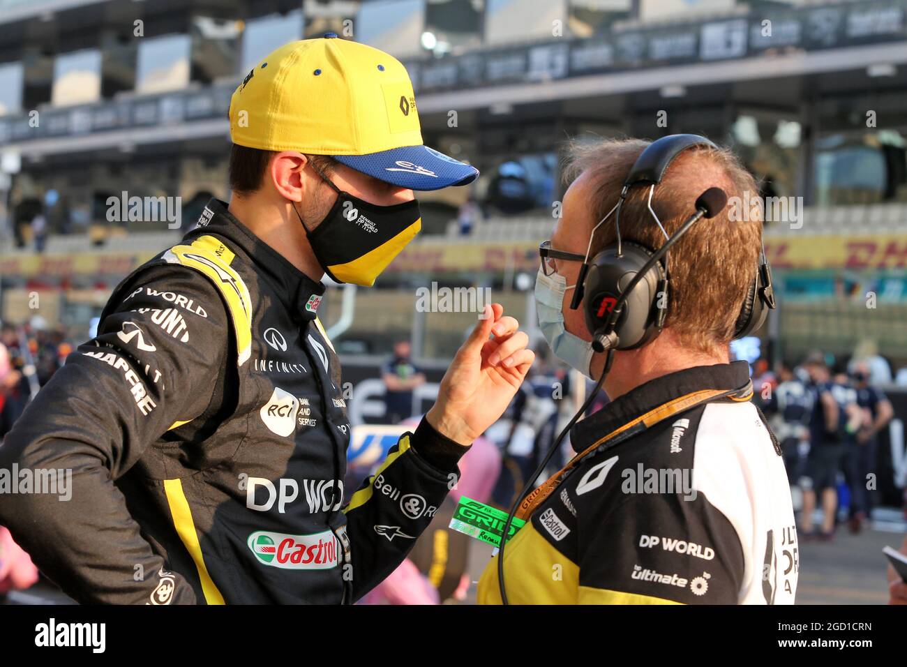 Esteban Ocon (FRA) Renault F1 Team with Mark Slade (GBR) Renault F1 ...