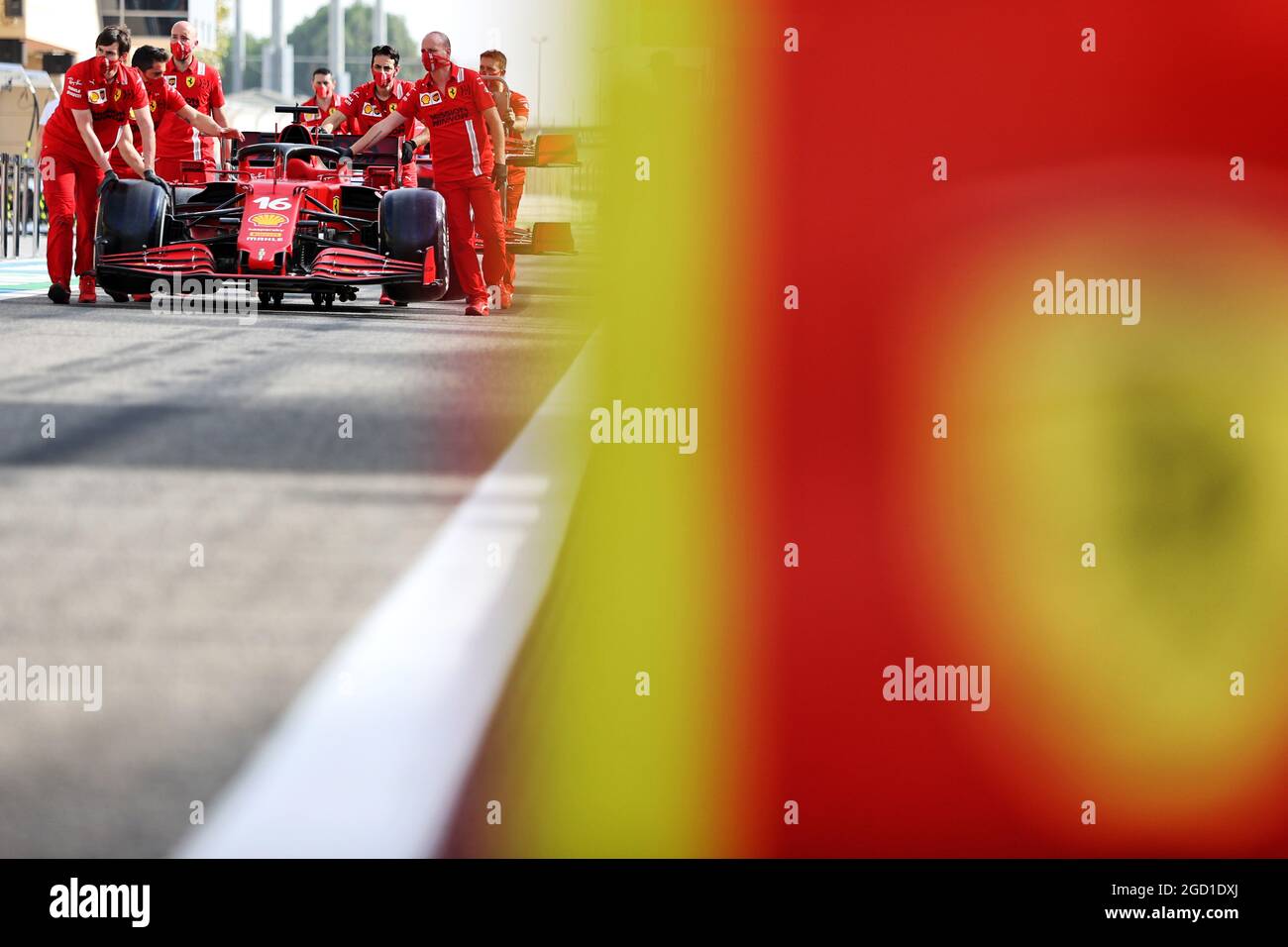 Ferrari f1 pit lane hi-res stock photography and images - Alamy