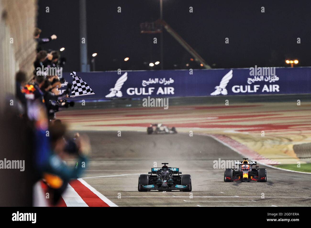 F1 red flag hi-res stock photography and images - Alamy