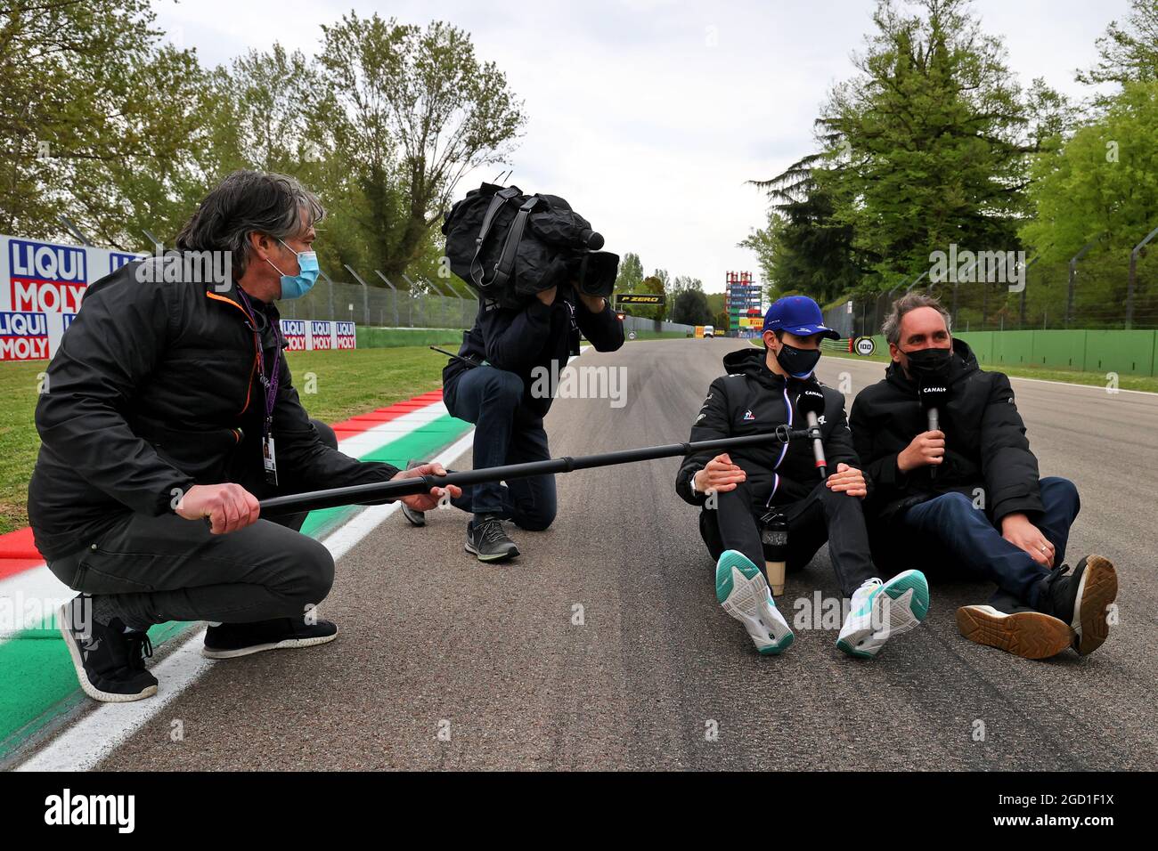 Alpine f1 team on circuit frank montangy hi-res stock photography and ...