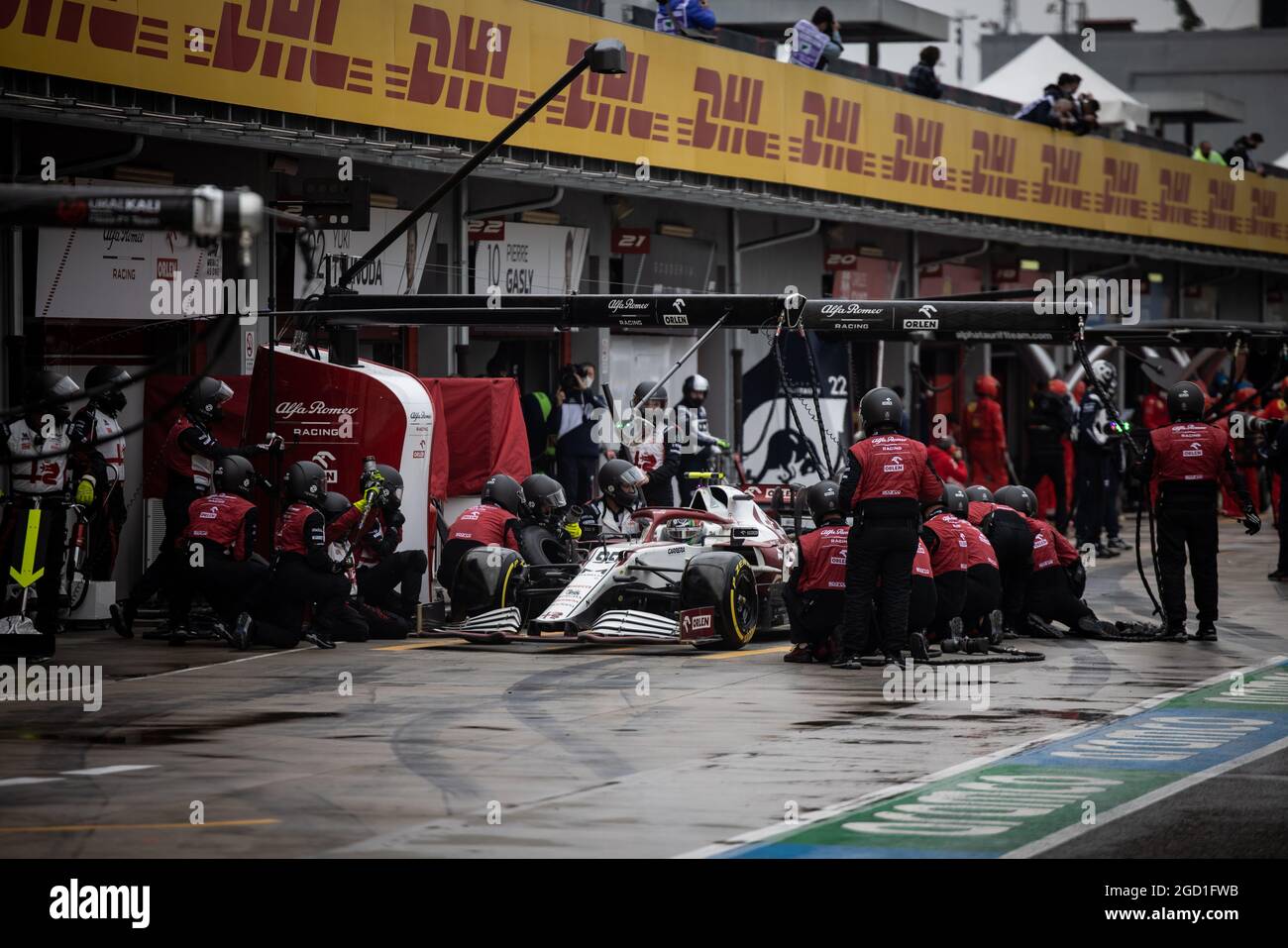 Antonio Giovinazzi (ITA) Alfa Romeo Racing C41 makes a pit stop., Emilia Romagna Grand Prix ...
