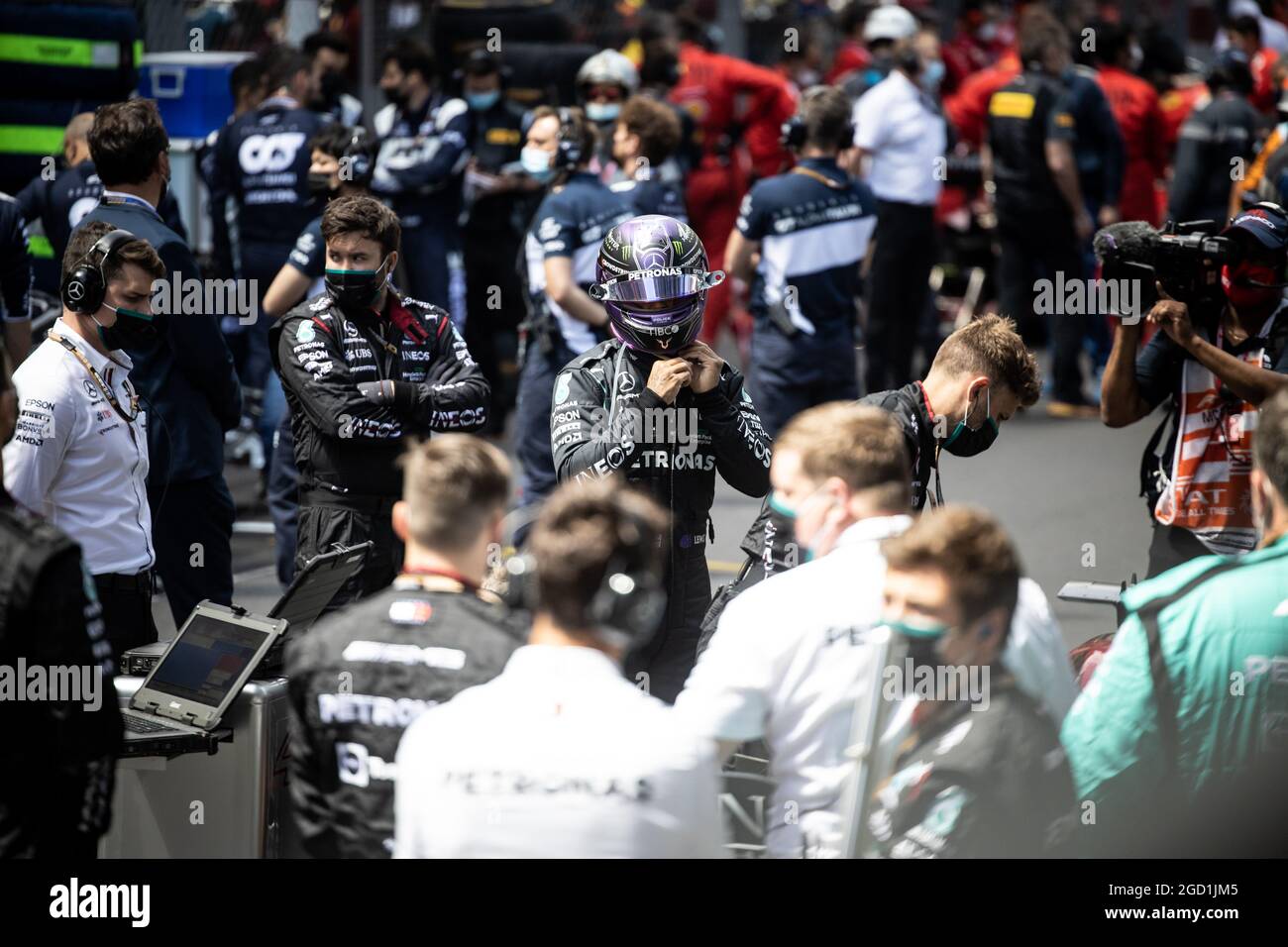 Lewis Hamilton (GBR) Mercedes AMG F1 on the grid. Monaco Grand Prix ...