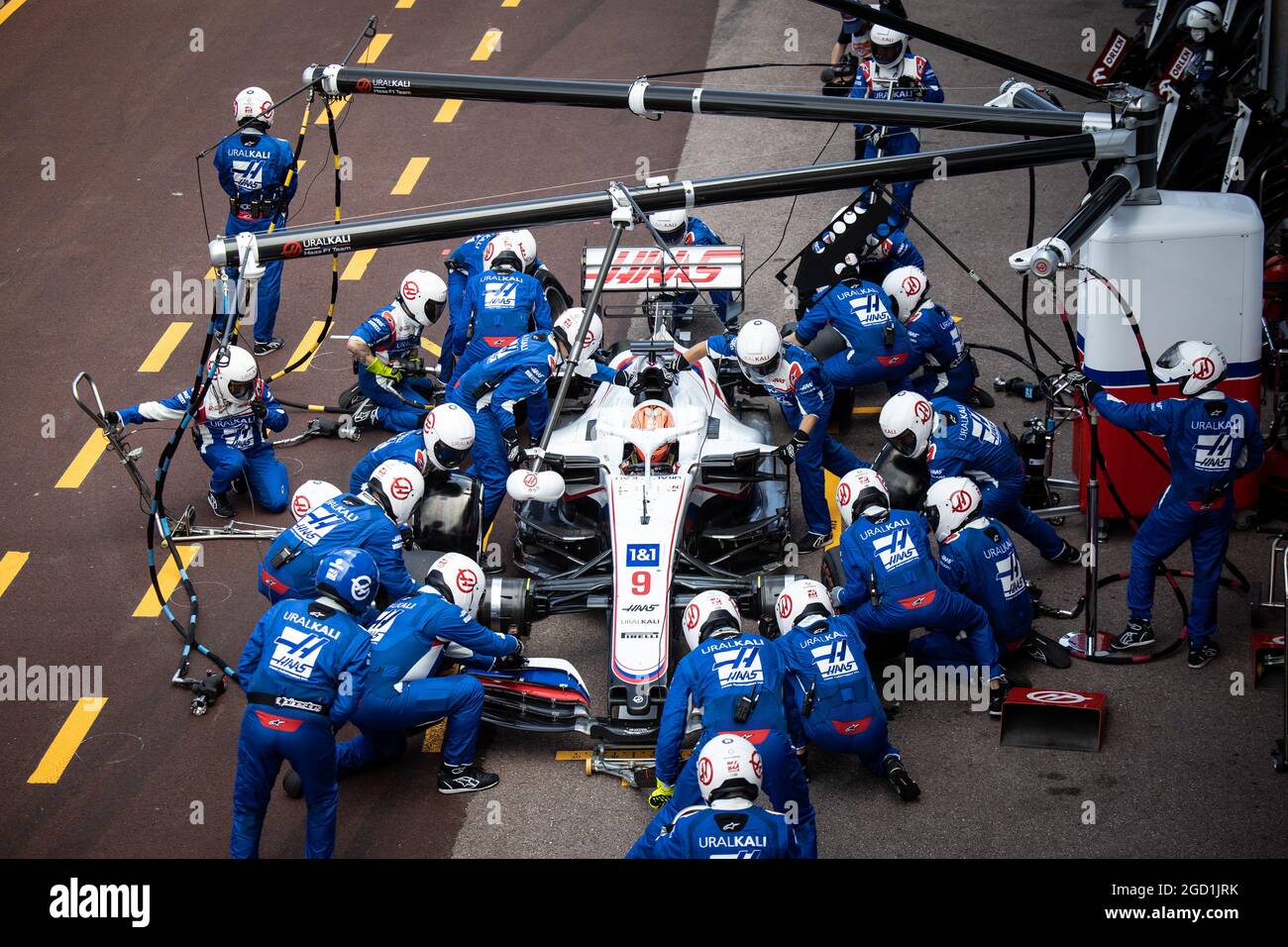 Nikita Mazepin (RUS) Haas F1 Team VF-21 makes a pit stop. Monaco Grand ...