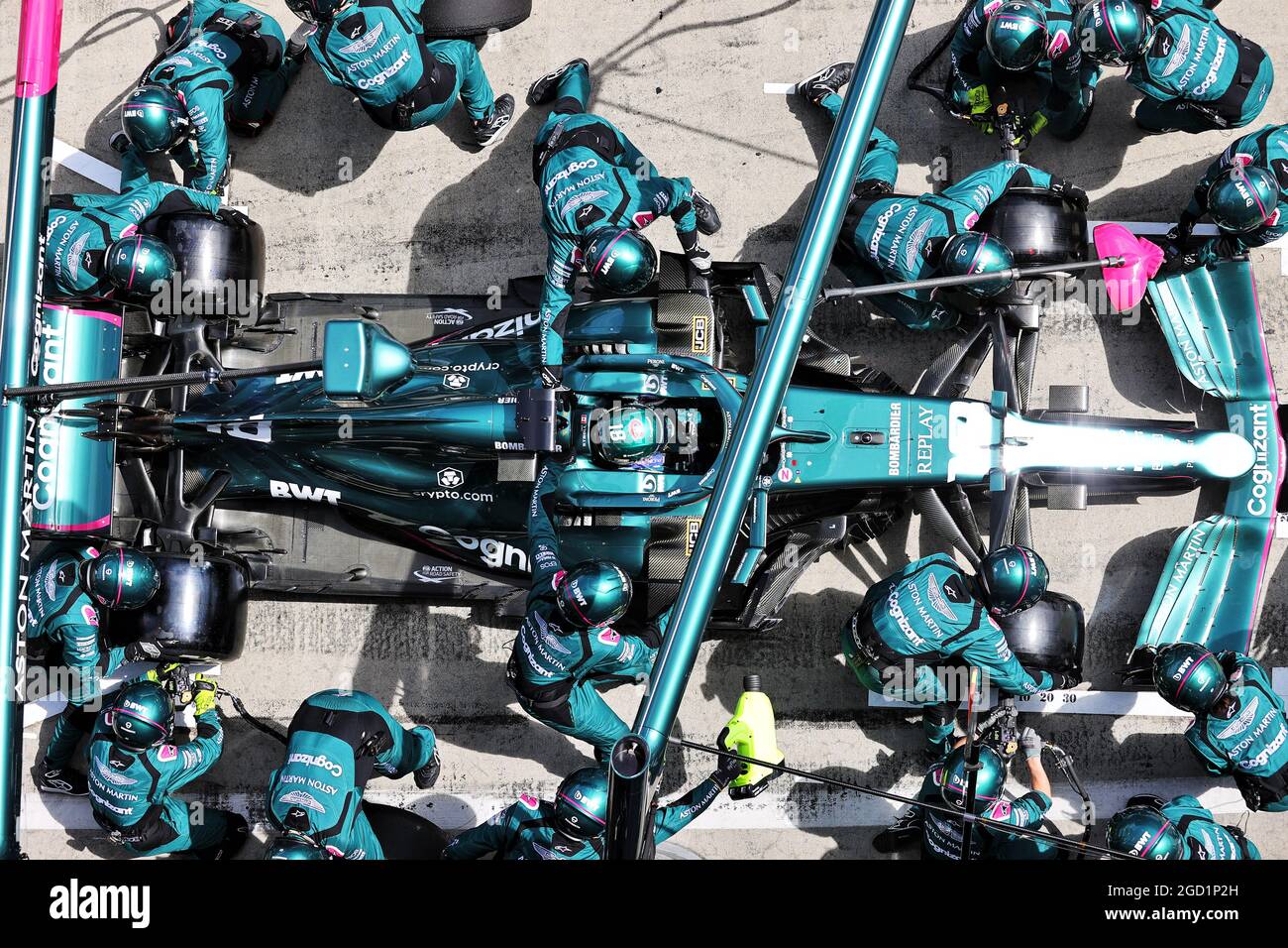 Lance Stroll (CDN) Aston Martin F1 Team AMR21 makes a pit stop. Steiermark Grand Prix, Sunday ...