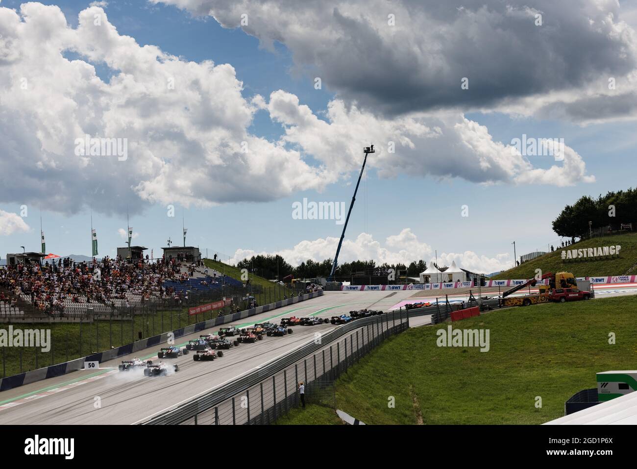 Nikita Mazepin (RUS) Haas F1 Team VF-21 locks up under braking at the ...