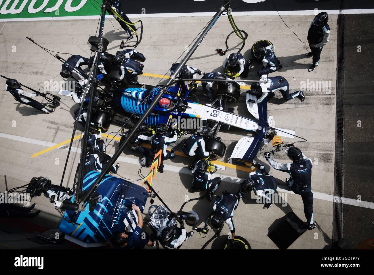 George Russell (GBR) Williams Racing FW43B makes a pit stop. Steiermark ...
